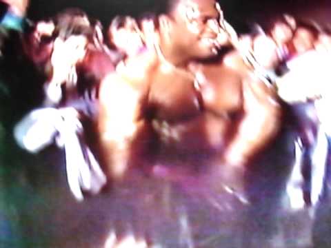 Lee Haney, guest posing in Paris (probably 1986)