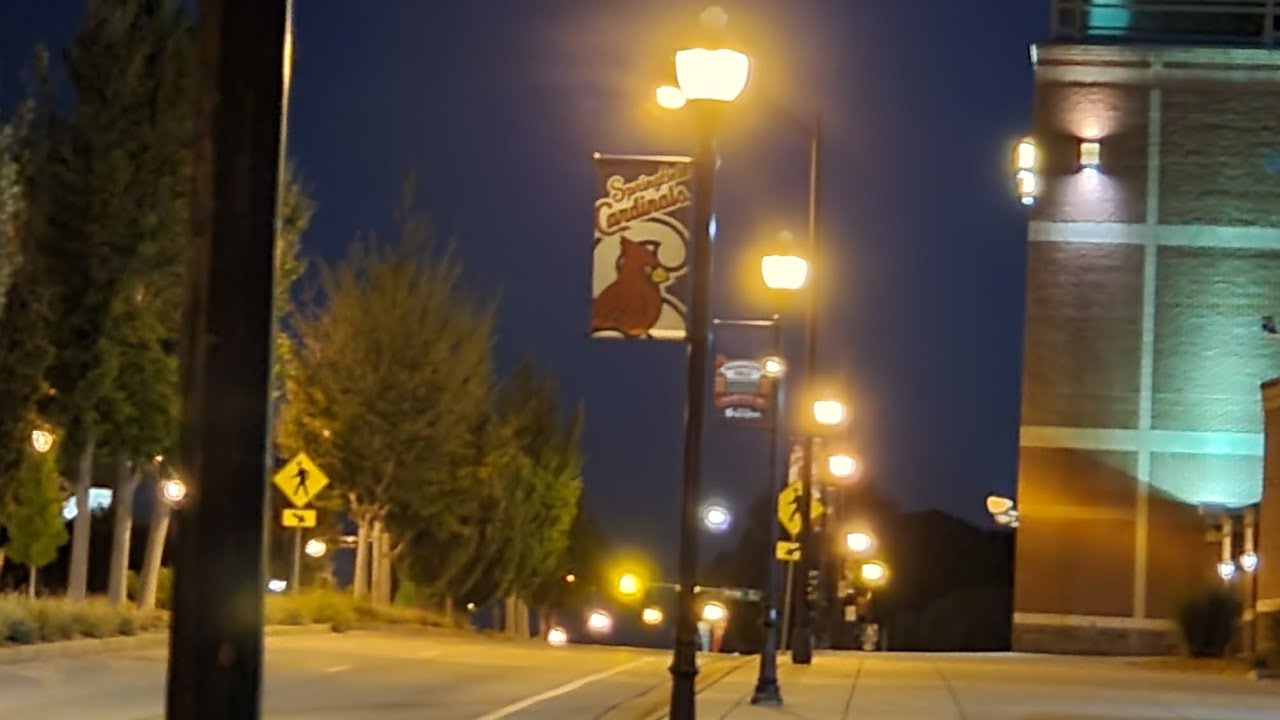 HPS street lights in downtown Springfield, MO - YouTube