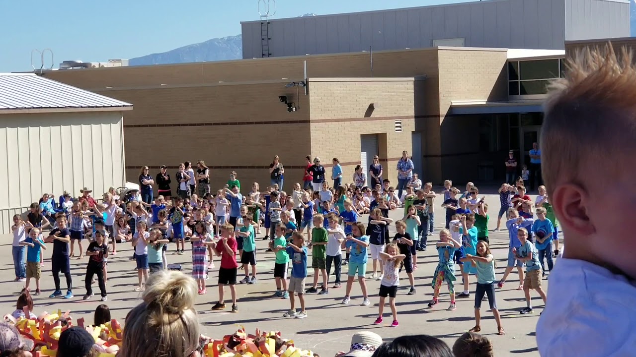 2nd grade dance festival (I choreographed this dance) - YouTube