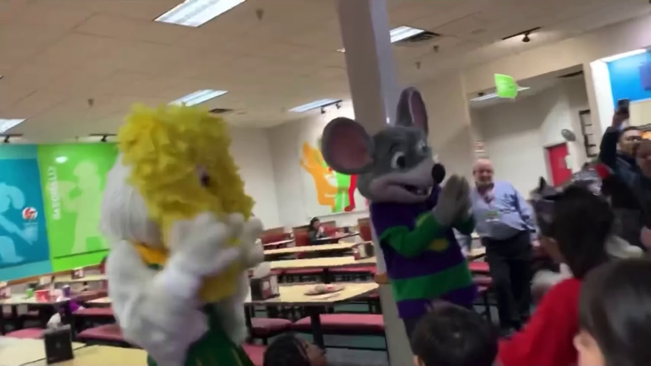 Chuck E Cheeses Skokie Me And My Friends With Helen And Chuck E