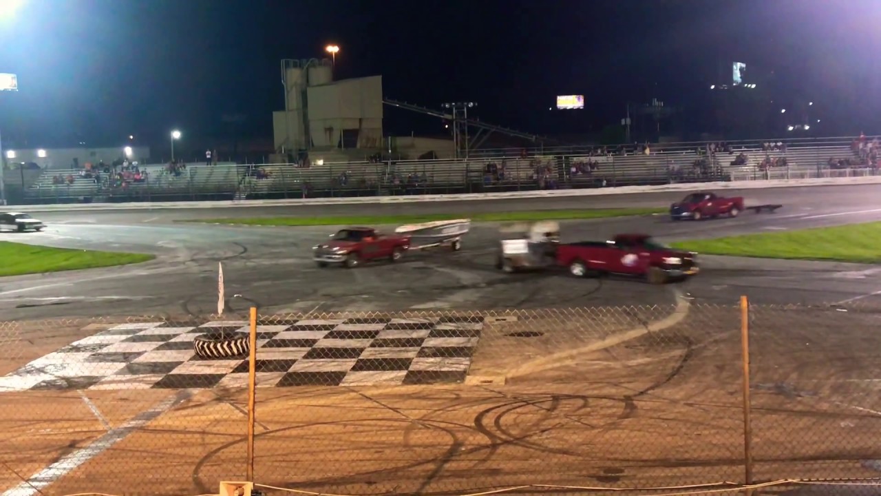 Figure 8 Trailer Race - YouTube
