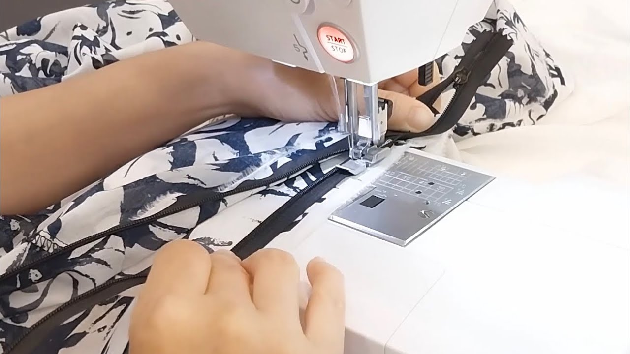 Sewing tutorial | How to sew a zipper without failure. - YouTube