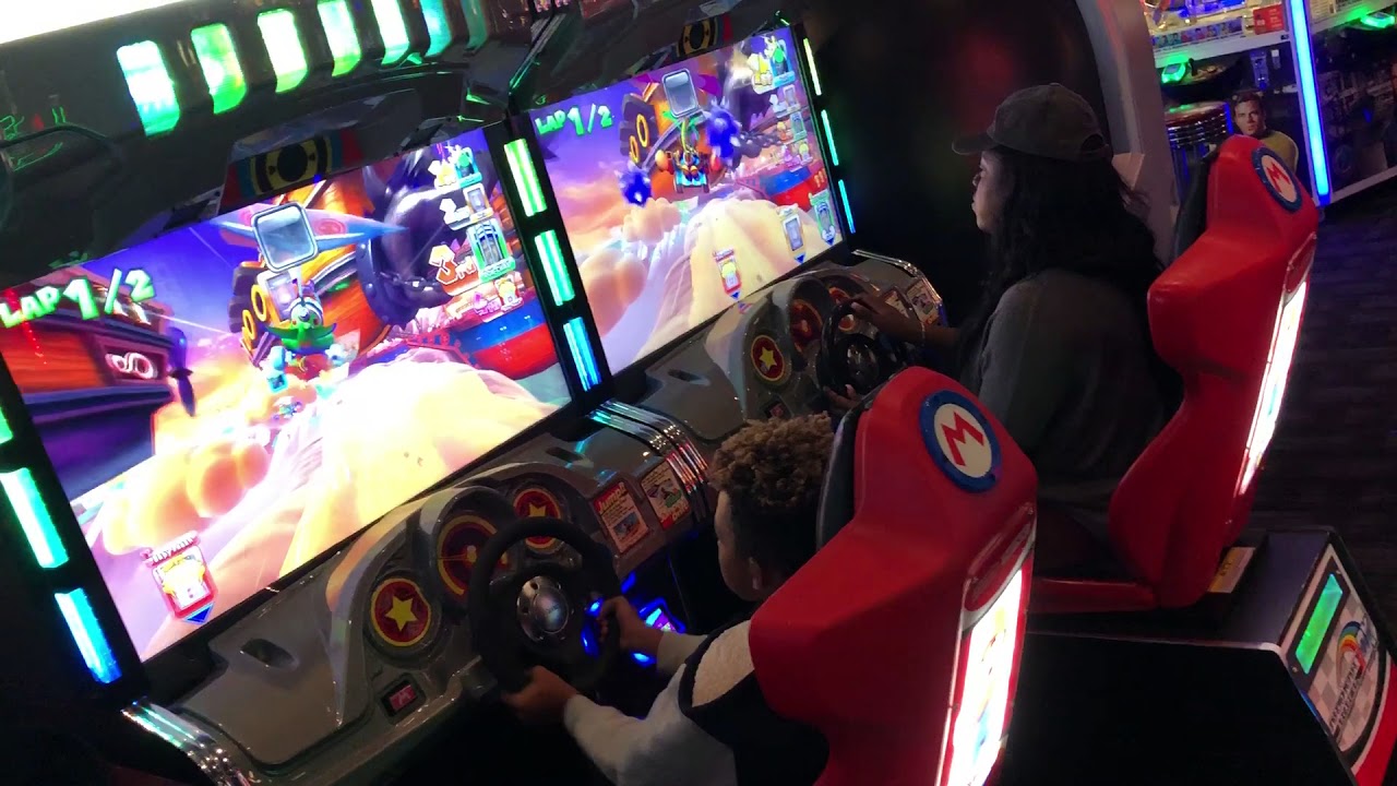 Mario kart Dave n buster - YouTube