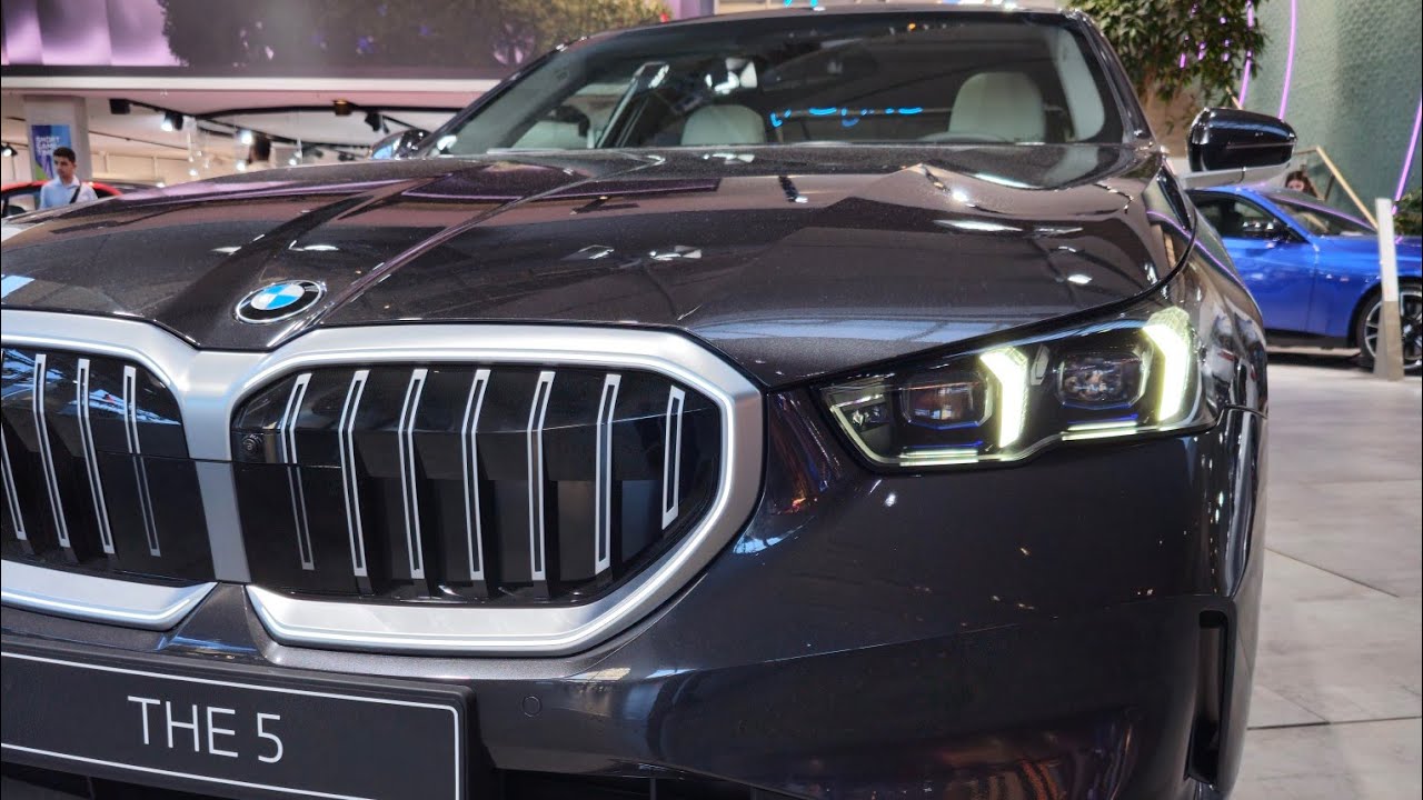 New BMW 5 series Sedan in Black | 520d xDrive | Carry the tech ...