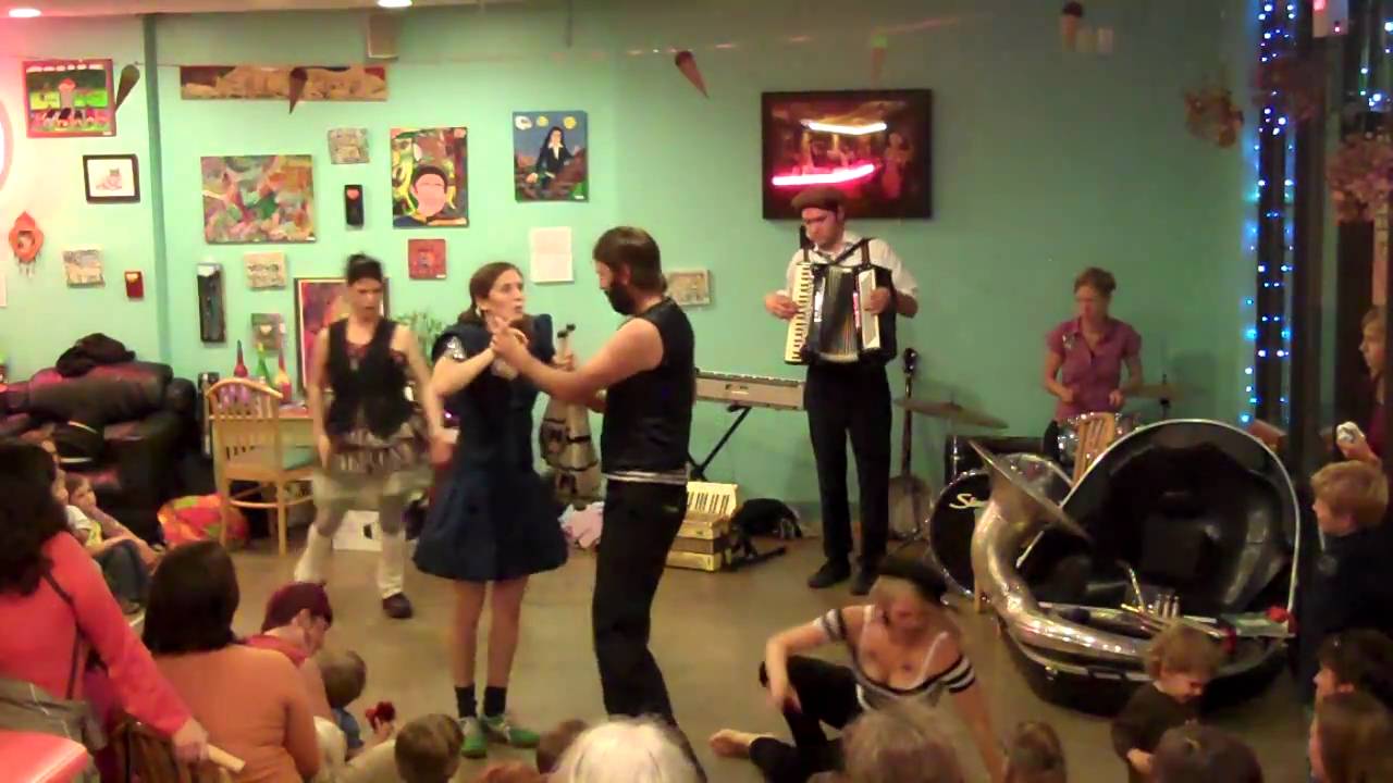 The Runaway Circus 1.MP4 - YouTube