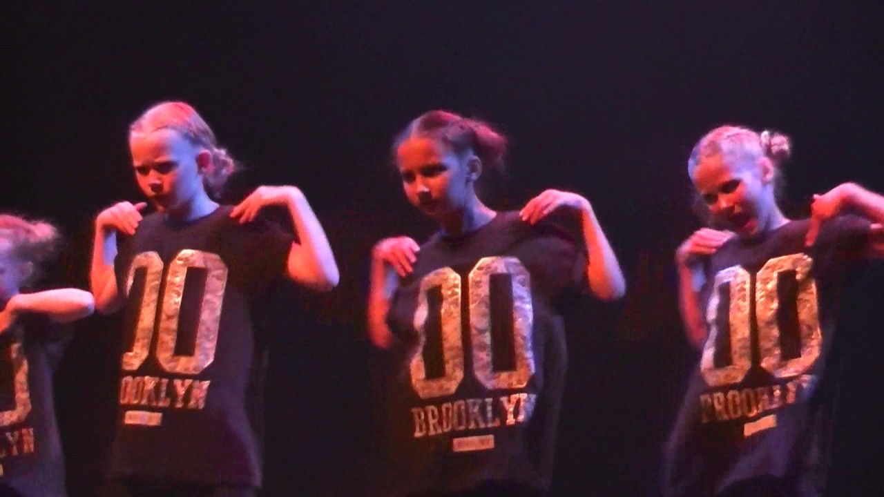 Leeuwarden 10 juni 2017 SDM Future Crew (1e) - YouTube