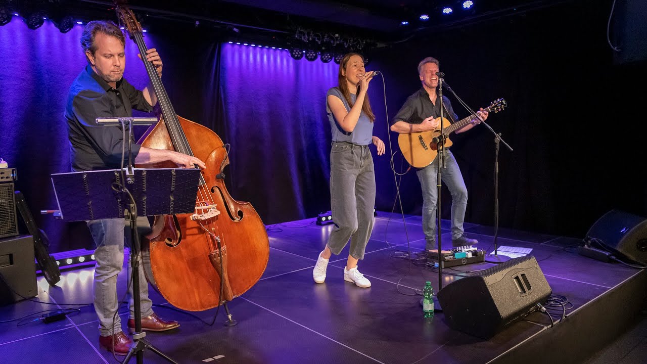 Bianca LIVE @ Musikclub Turbine Gronau, 27. Oktober 2022 - YouTube
