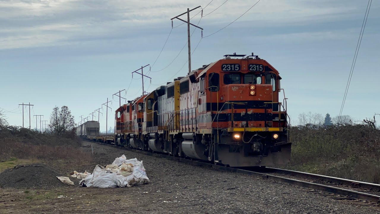 PNWR 663 at quinaby rd - YouTube
