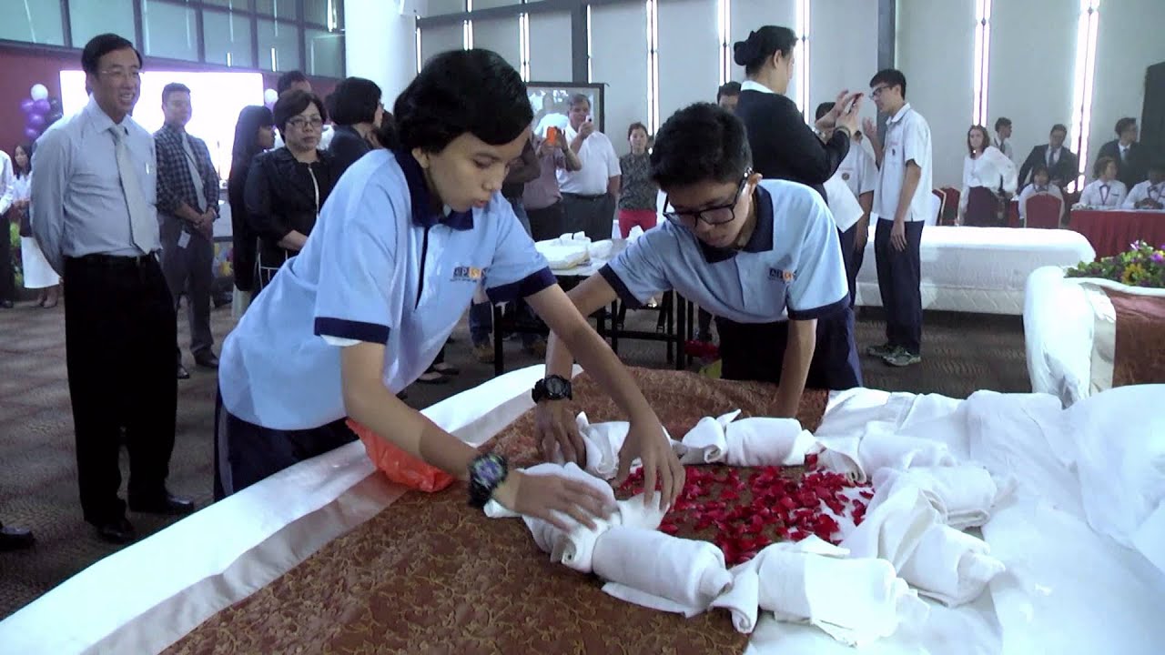 Hotel Housekeeping Challenge 2014 - YouTube
