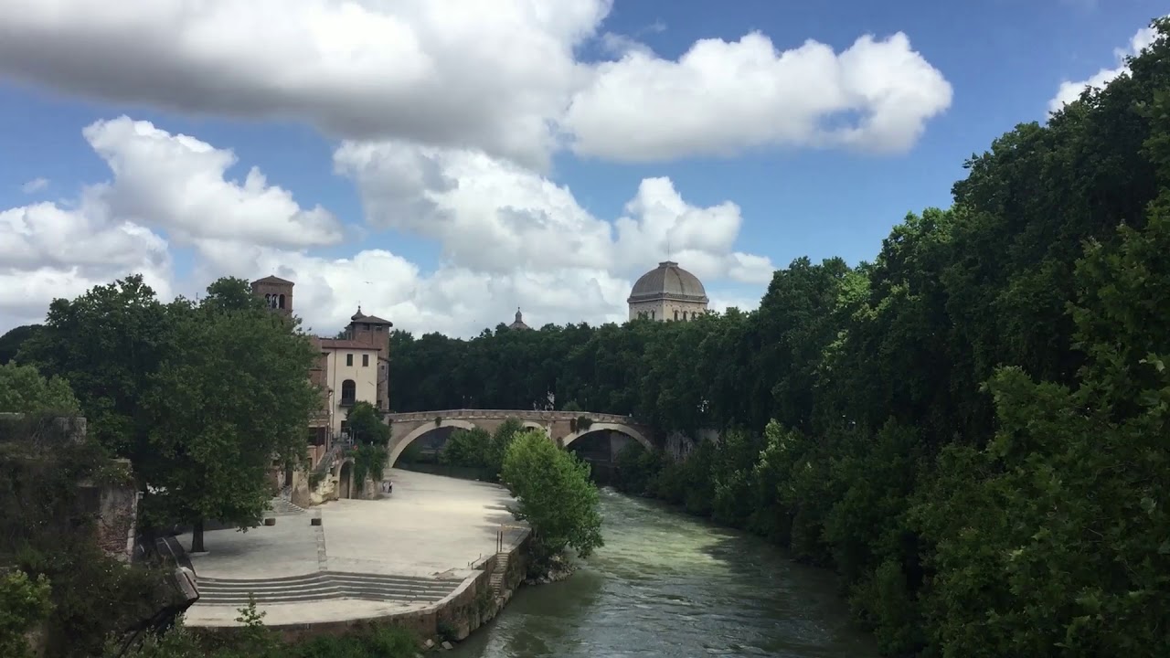 A BEAUTIFUL PLACE IN LUNGO TEVERE RIVER - YouTube