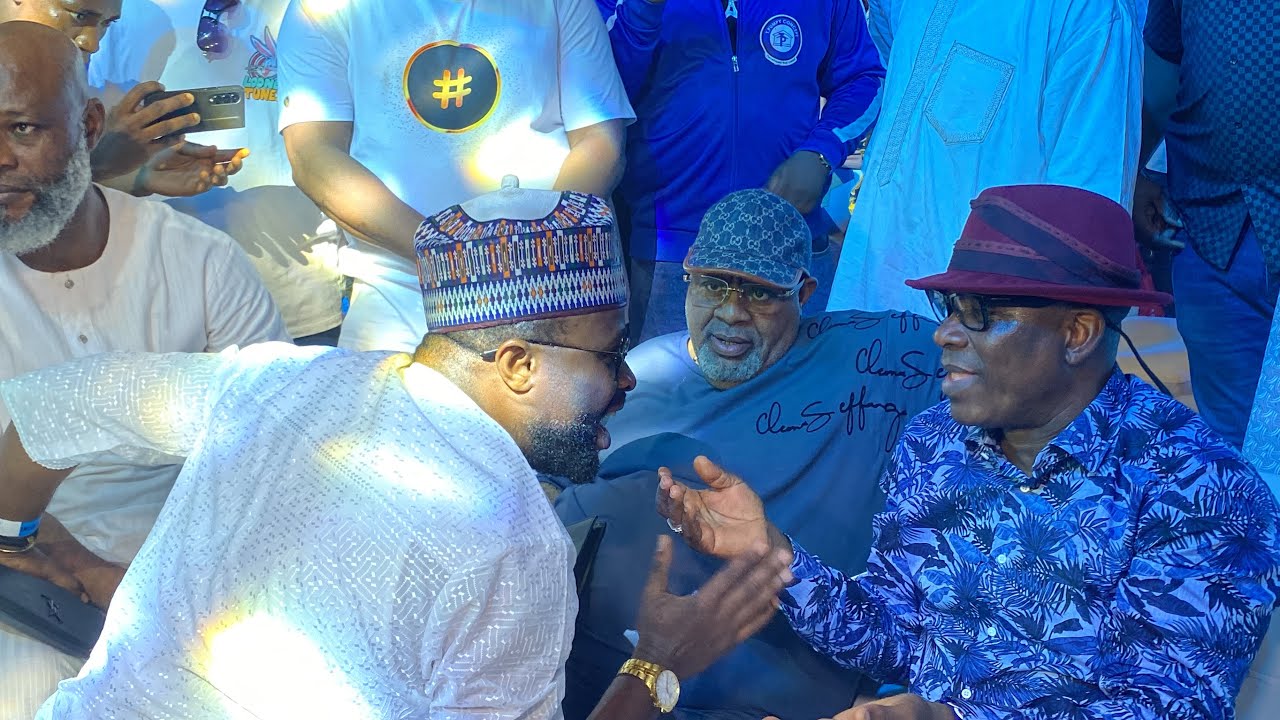 FEMI ADEBAYO PROSTRATES TO WASIU AYINDE AND AYINLA KOLINGTON AT ALAO ...