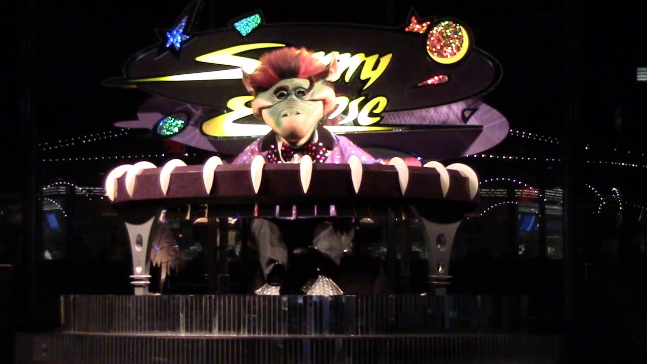 Cosmic Ray's Starlight Cafe - Magic Kingdom - Walt Disney World - YouTube