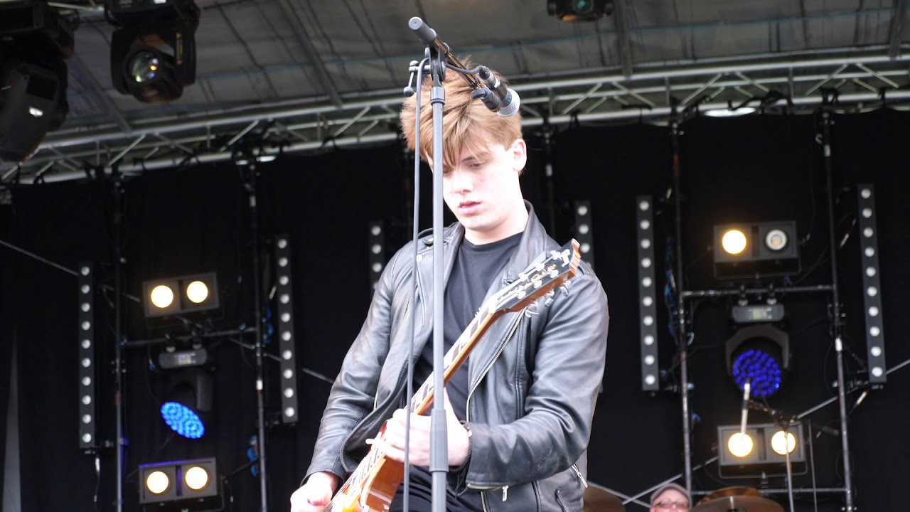 Sam Solo at Formby Festival - YouTube
