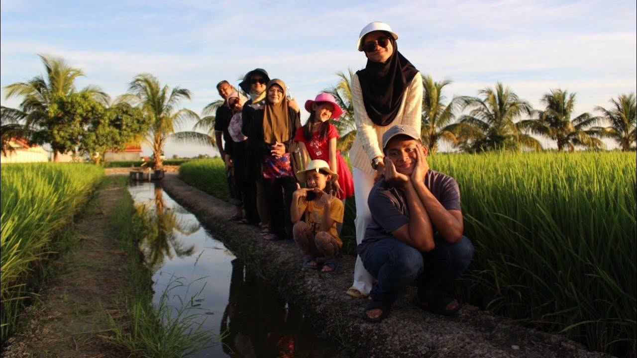KAMI HOLIDAY DI PADDY HOUSE HOMESTAY SEKINCHAN (2h1mlm) - YouTube