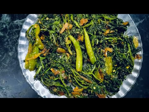 Village style || Authentic bathua saag recipe with health benefits # ...