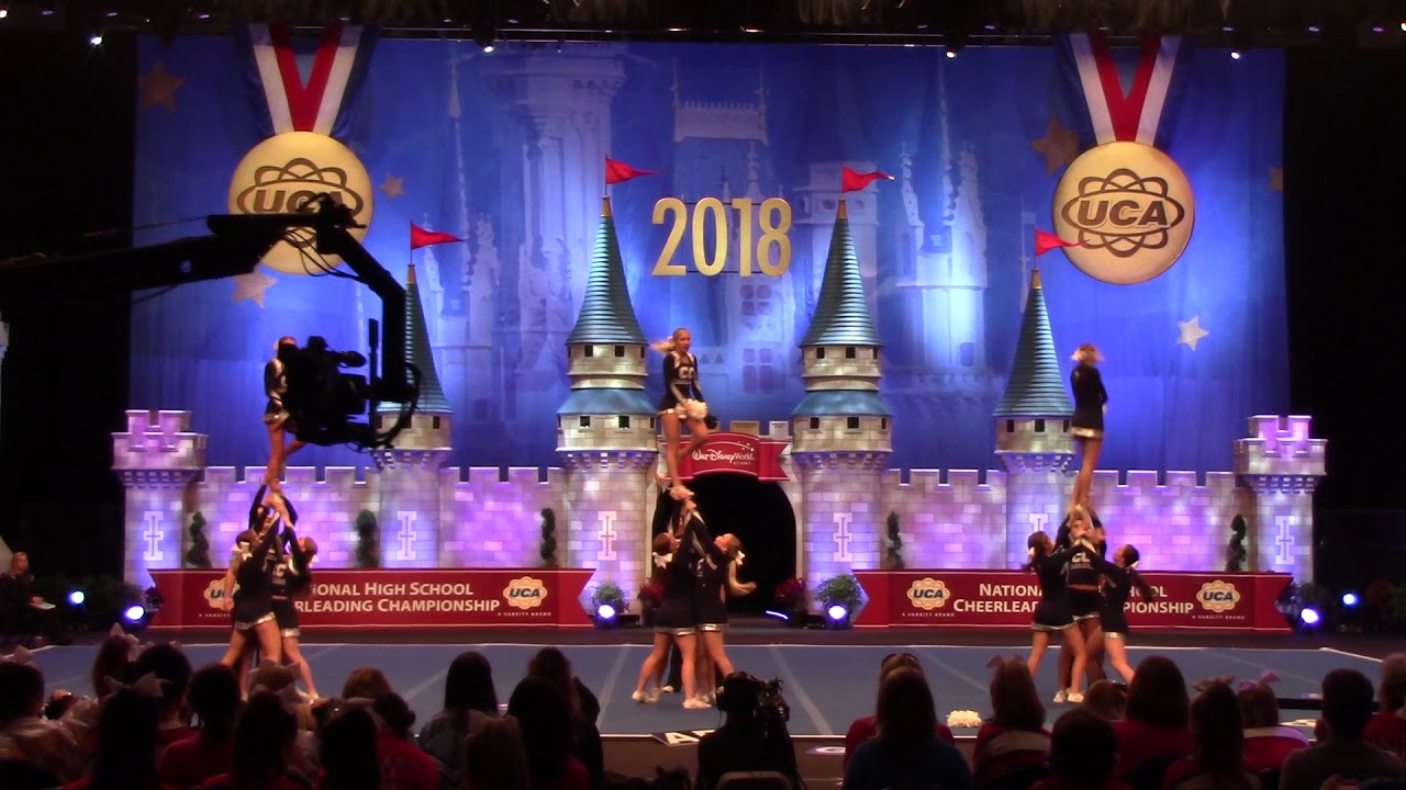 2018-02-11_CCHS Cheer-Corner Canyon Silver Finals Routine - YouTube