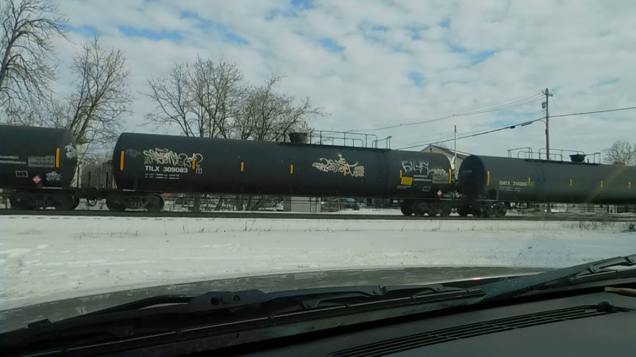 CSX 5249, 5295, 5270, 8039 and ex UP 9550 leading manifest through ...