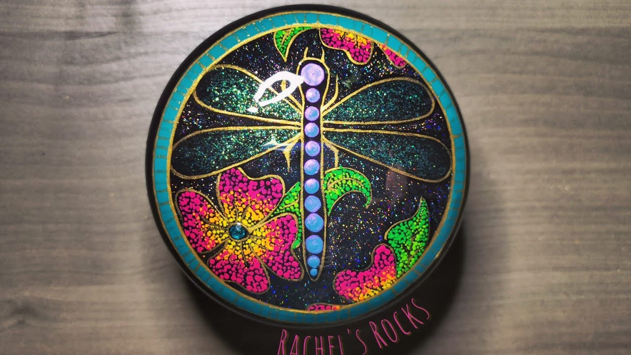 Beautiful dragonfly - YouTube