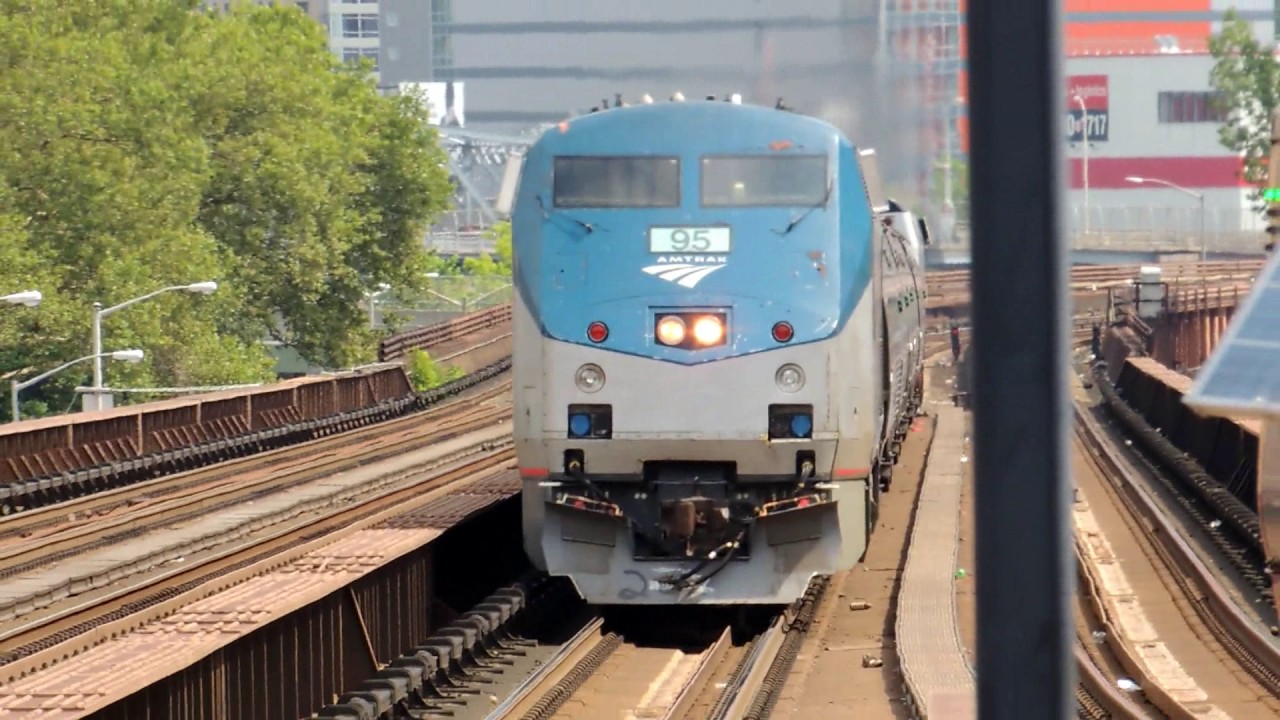 Amtrak @ Harlem 125th Street - YouTube