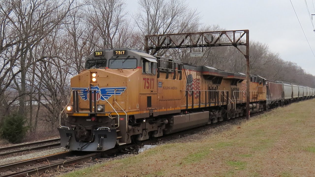 Union Pacific Grain Train at Pekin, IL - Dec. 29, 2024 - YouTube