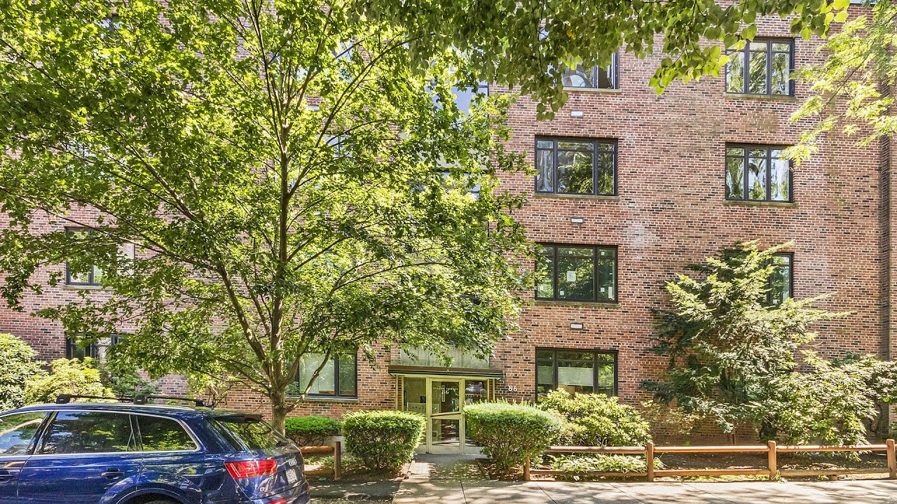 86 Griggs Road 23, Brookline, MA 02446 - YouTube