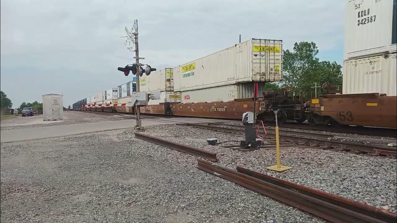 BNSF 7888 Double Stack Train near Bucklin, MO. - YouTube