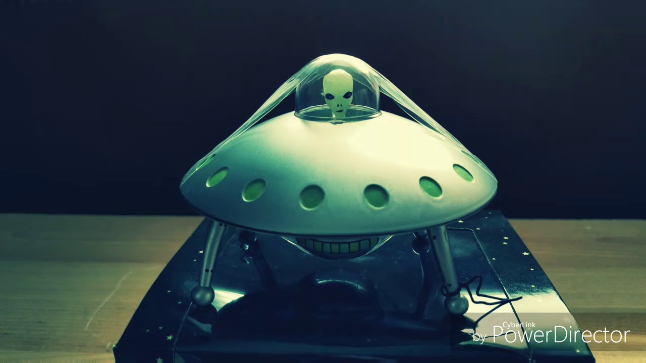 ALIEN "Medium Green Man" ( unboxing Español ) - YouTube