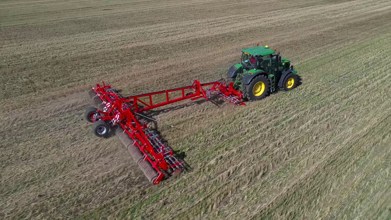 Guttler Magnum 1240 rollers working in Lincolnshire - YouTube