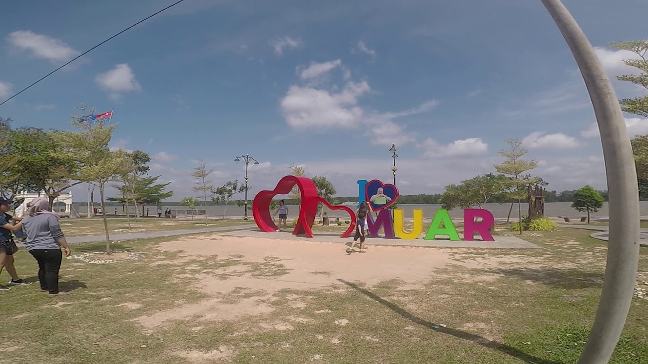 Dataran Tanjung Emas Muar - YouTube