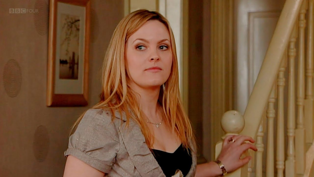 EastEnders - Jack & Tanya Grow Close Whilst Roxy Keeps Her Secret (19th ...