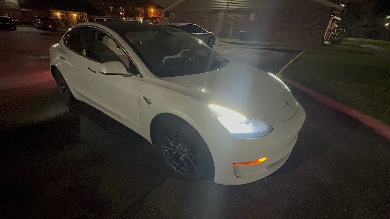 A happy Halloween special 2021 Tesla model 3 at night walk around Uwu ...