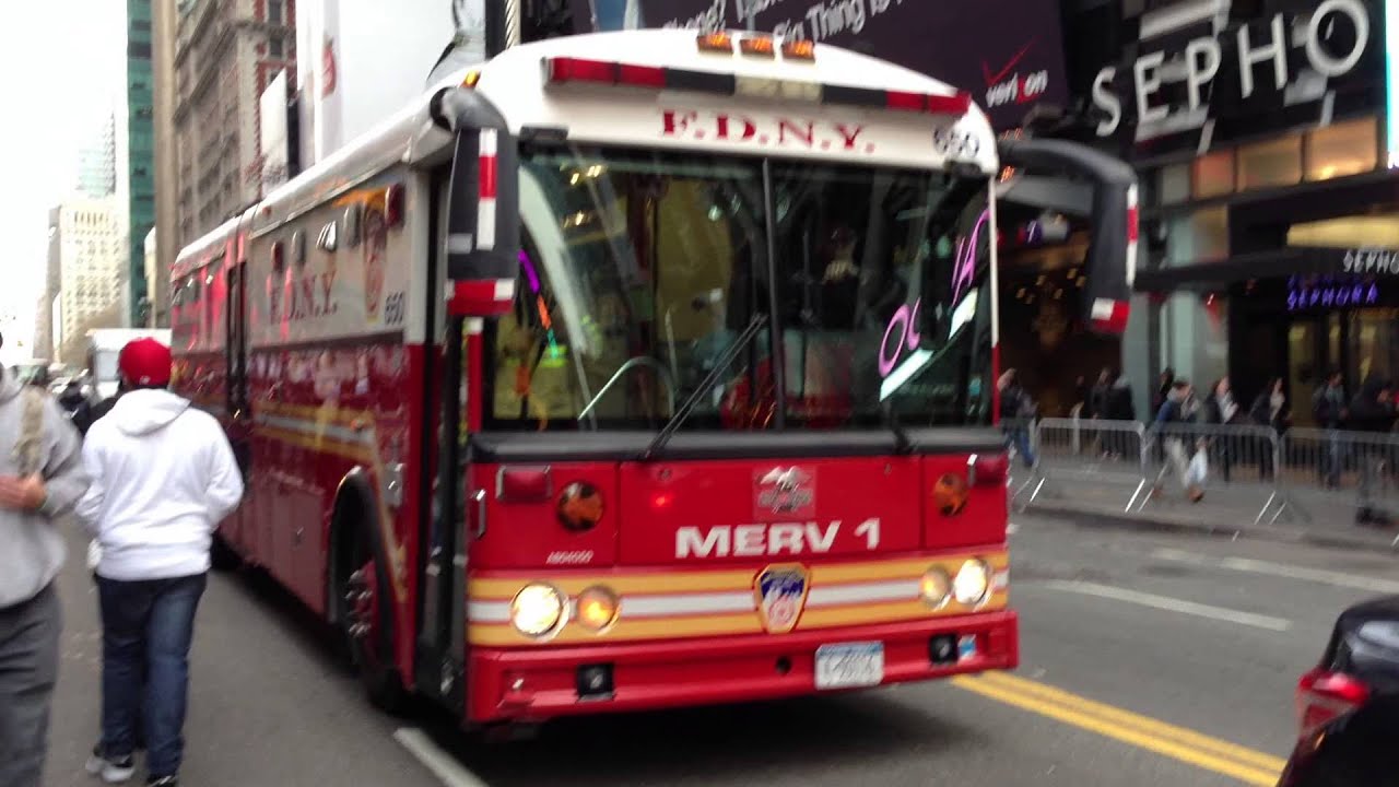 FDNY MERV 1 ARRIVING TO COVER THE TIMES SQUARE NEW YEARS 2013 ...