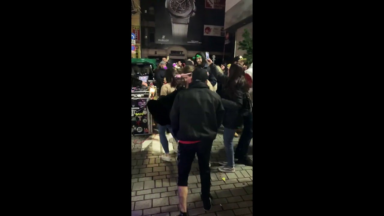 Street DJ with crazy dancers. - YouTube