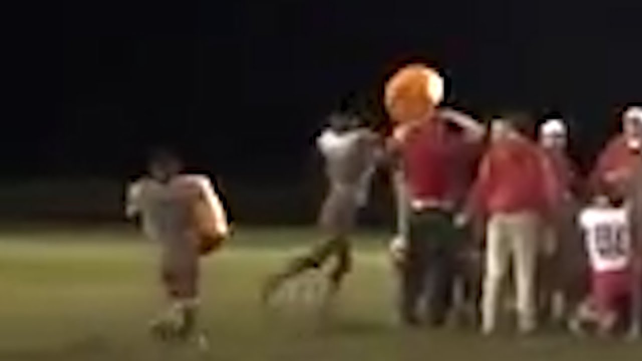 HS player’s attempt to dump Gatorade on coach goes horribly wrong - YouTube