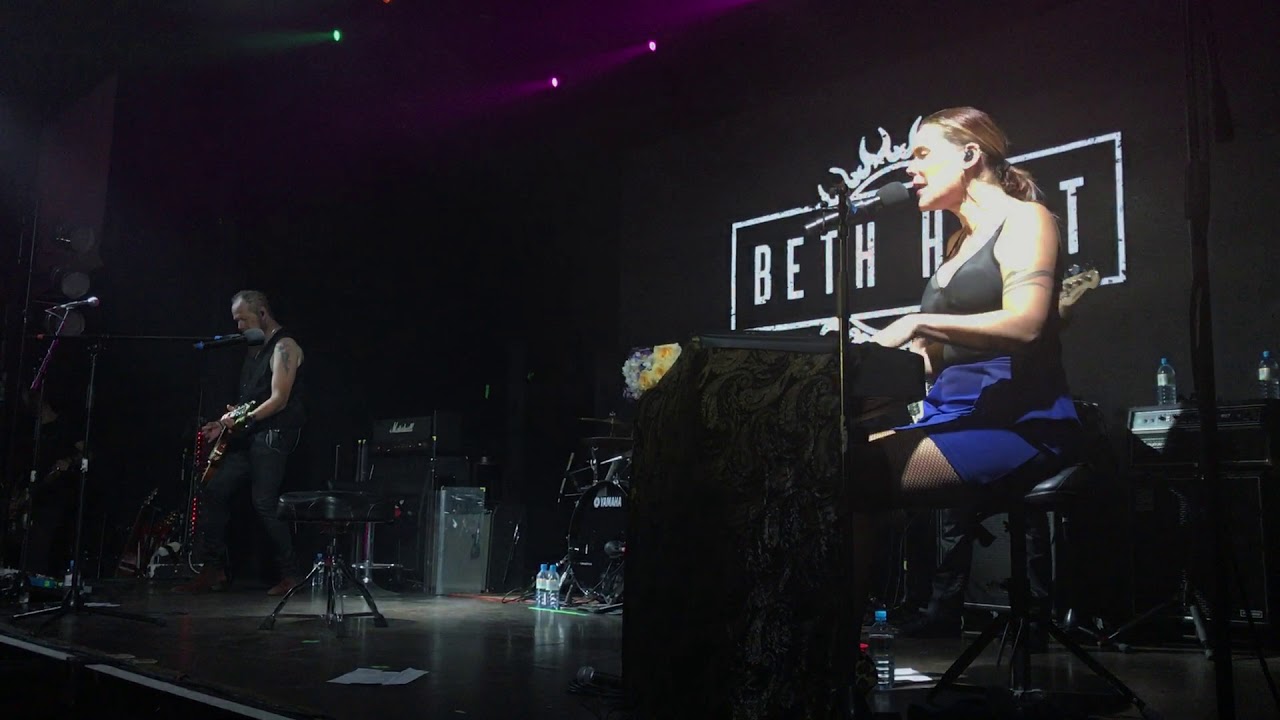 Beth Hart - Love Is a Lie - YouTube