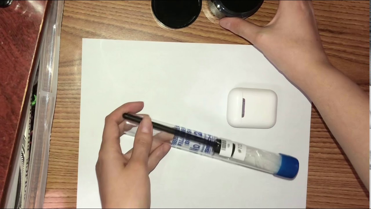 Lifting latent prints using black fingerprint powder - YouTube