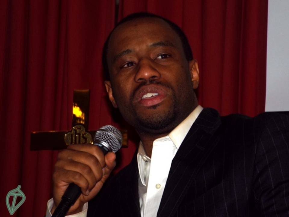 CNN Commentator Speaks On Ferguson and Race - YouTube