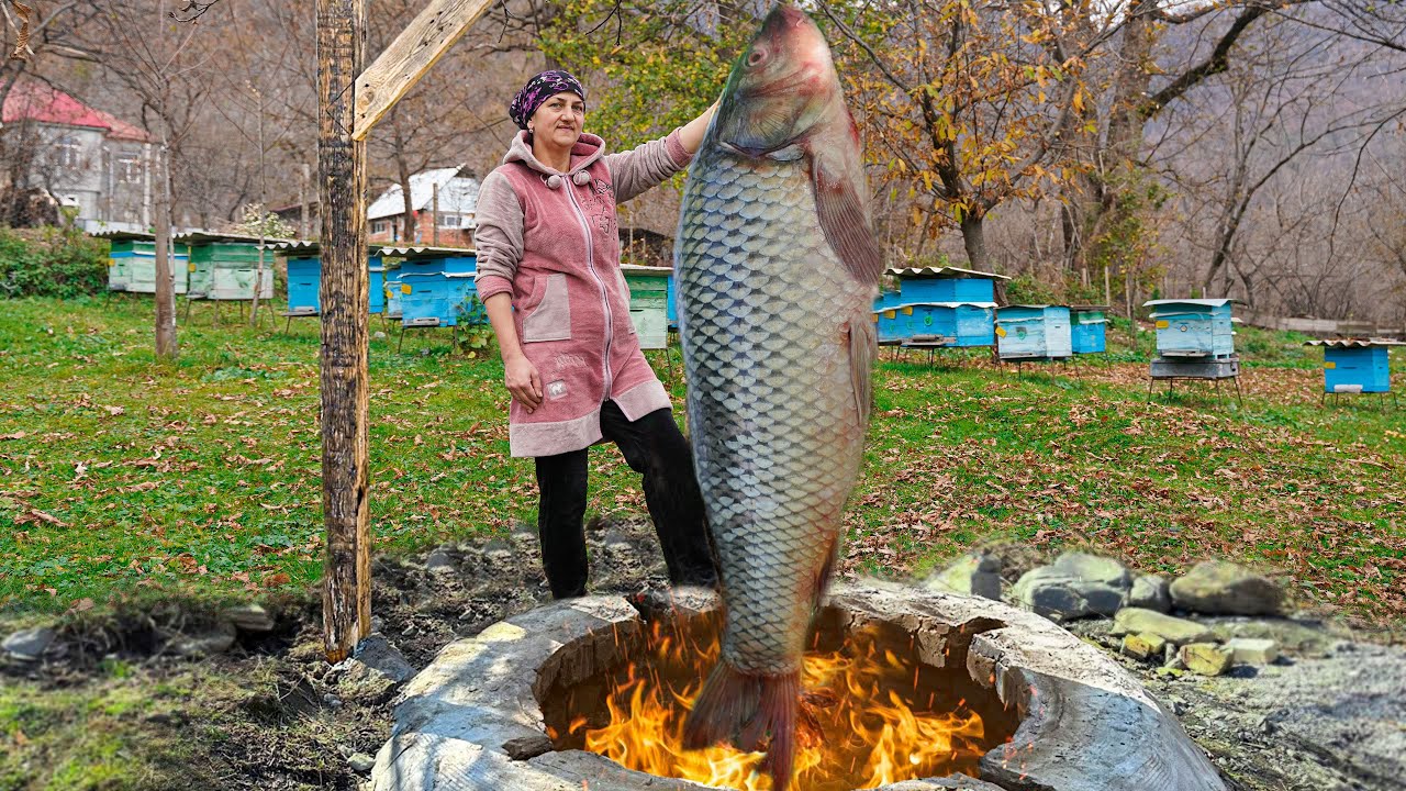 Frying a Giant Fish in a Tandoor! - Incredibly delicious 15kq carp fish ...