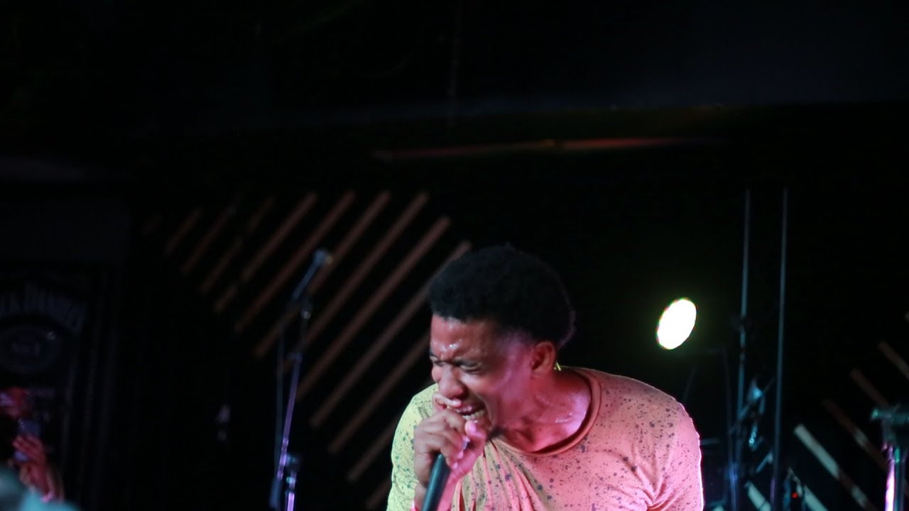 HOW TO GET THE CROWD HYPE - YouTube