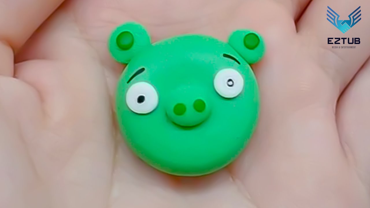 Check Out Green Pig with Crossed Eyes Pulling off Funniest Bewildered ...