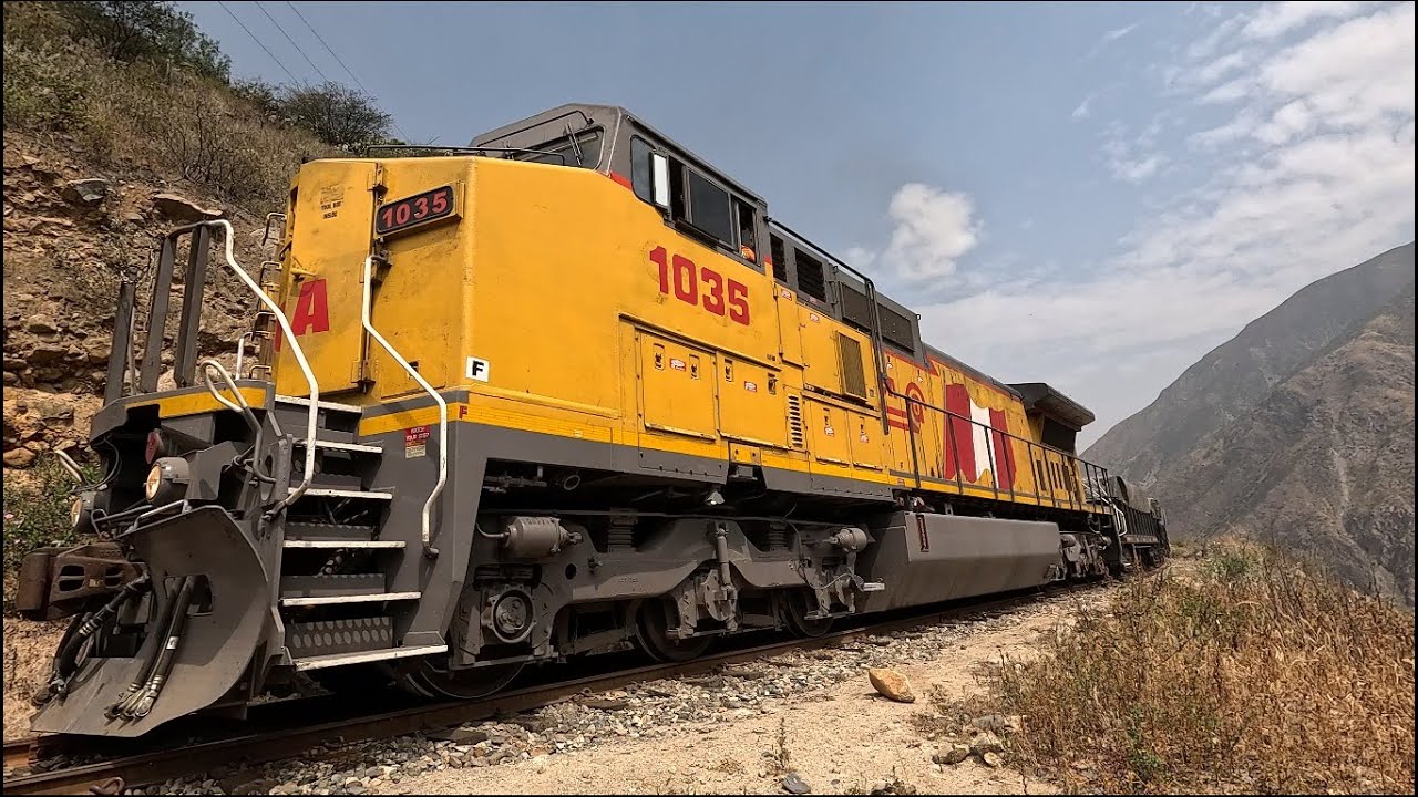 [4K || 60 FPS] Ferrocarril Central Andino, locomotora GE C41-8W "FCCA 1035" - YouTube