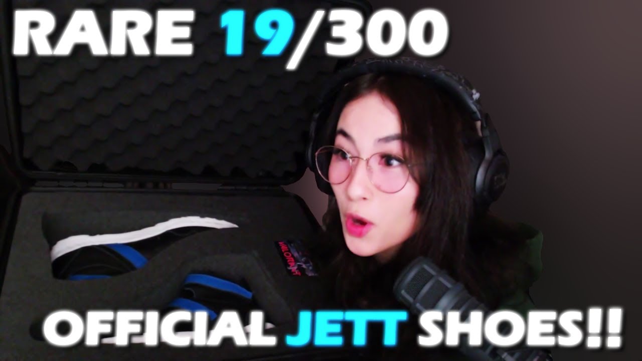 Kyedae reveals *RARE* OFFICIAL JETT SHOES (collectible) - YouTube