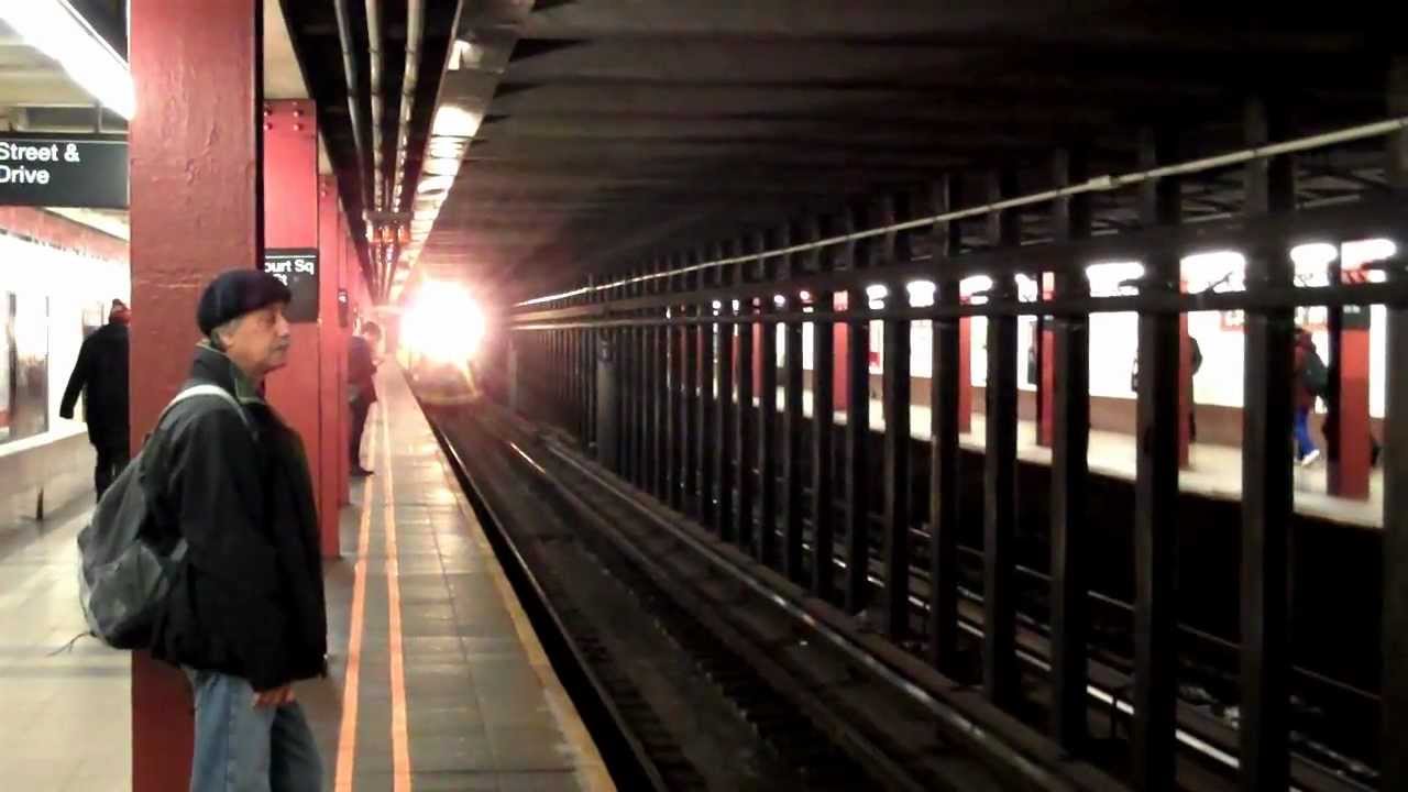 MTA Subway GE Diesel Locomotives R43 61 & R77 900 Work Train at Court ...