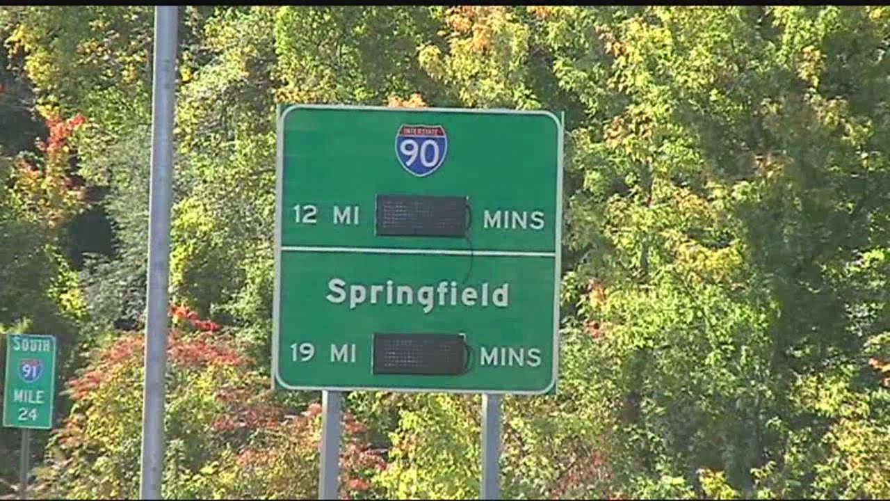 Real time traffic signs installed across Massachusetts - YouTube