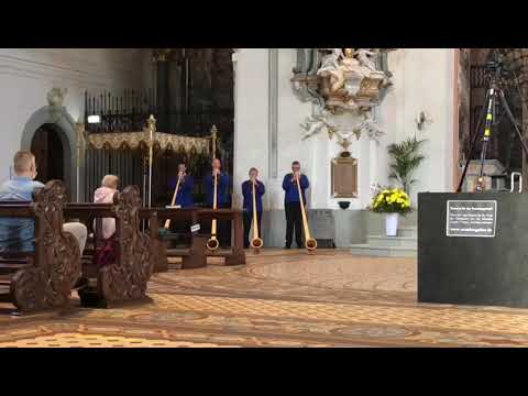 Ueses lieb Heilig-Chrüz, Lochus Alphorn Quartett - YouTube