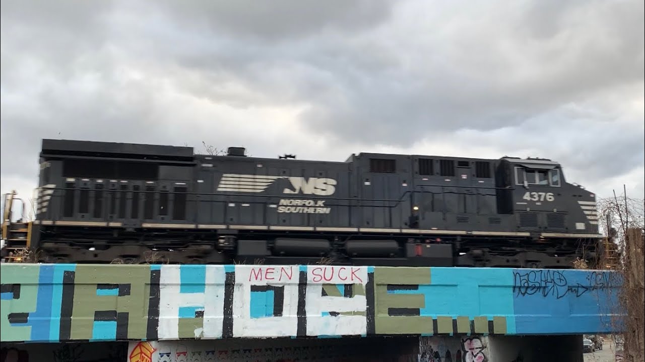 Brand New NS 4376 Leads 11N by Downtown Detroit! - YouTube