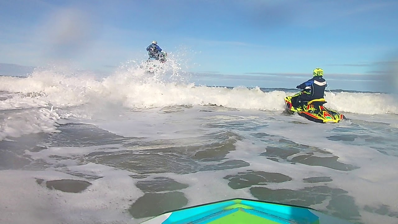 Seadoo spark wave jumping - YouTube