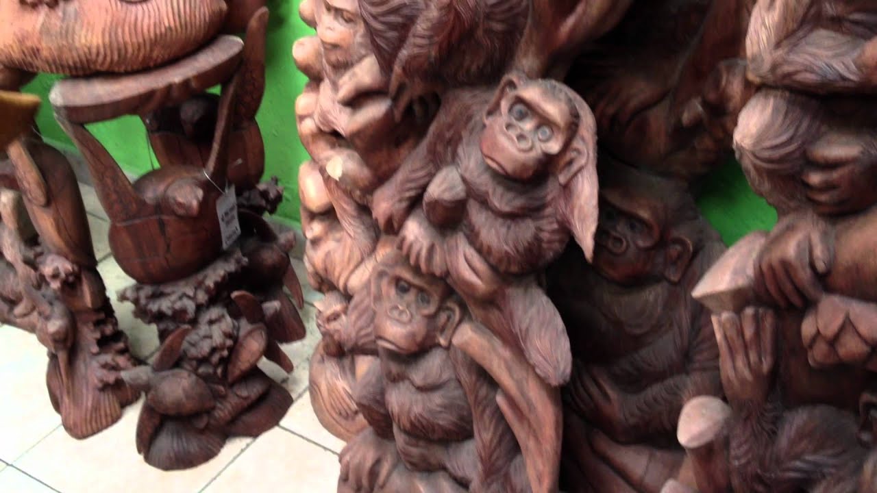 Wood Carvings in Jaco, Costa Rica - YouTube