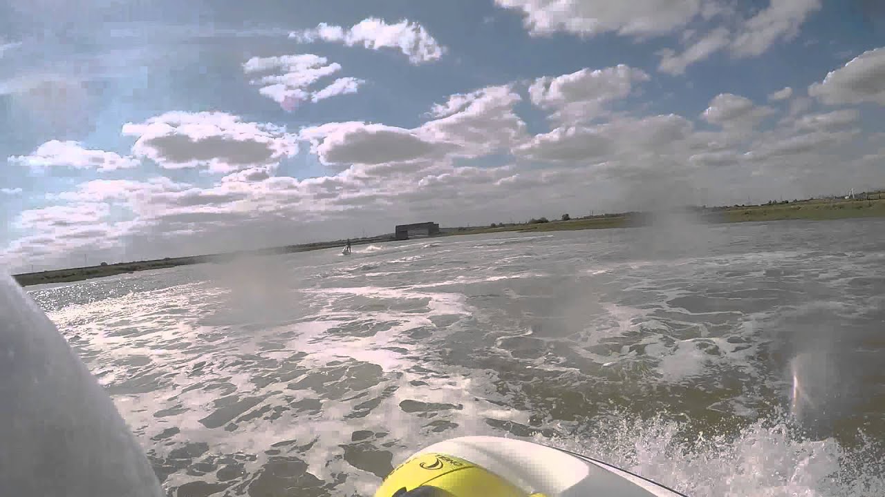 Having a Blast around on my Yamaha Waveblaster 2 760 - YouTube