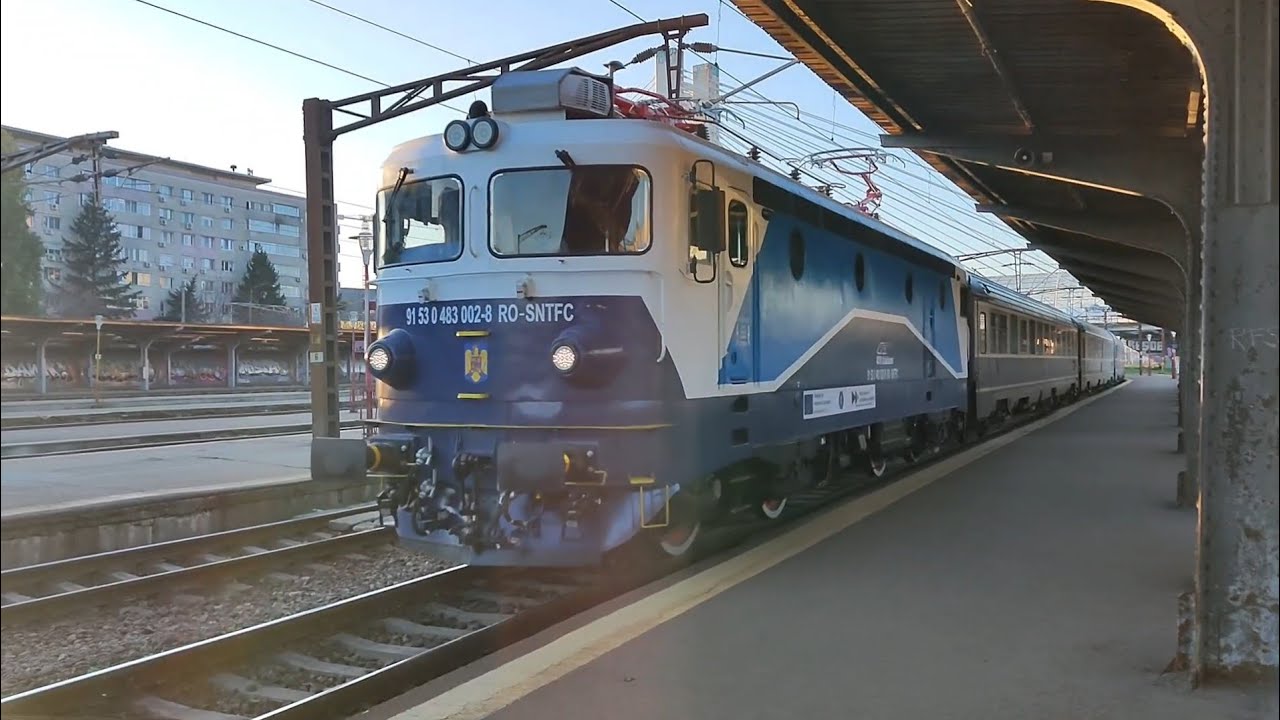 Locomotiva LEMA-4000 002 modernizată prin PNRR în compunerea trenului ...